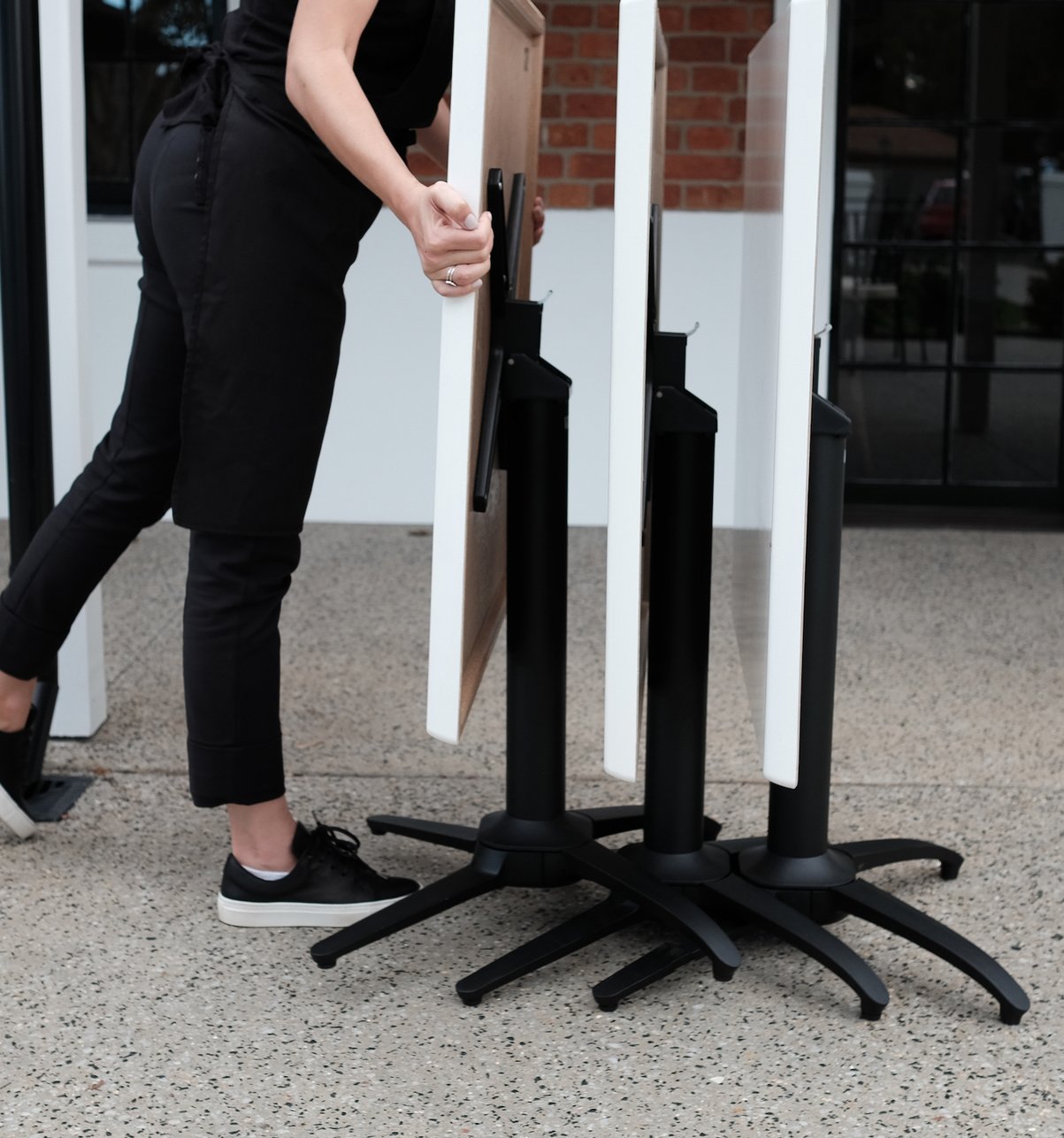 No More Wobbles: Self-Stabilising Tables Redefine Restaurant Furniture